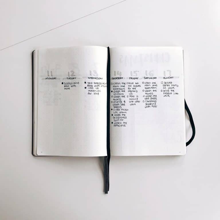 32 Easy Minimalist Bullet Journal Weekly Spreads to Try Right Now